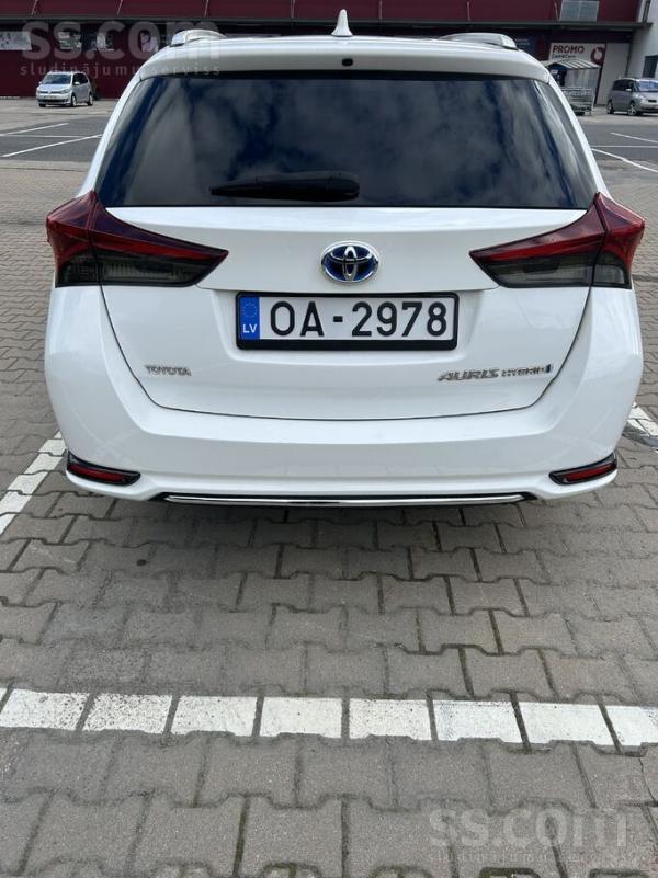 Balts Toyota Auris 2015 Rīga, ar dzinēja tilpumu 1.80 L un nobraukumu 223 tūkst. km par 9100 €, foto 4 vietnē AUTOMOTO.COM.LV