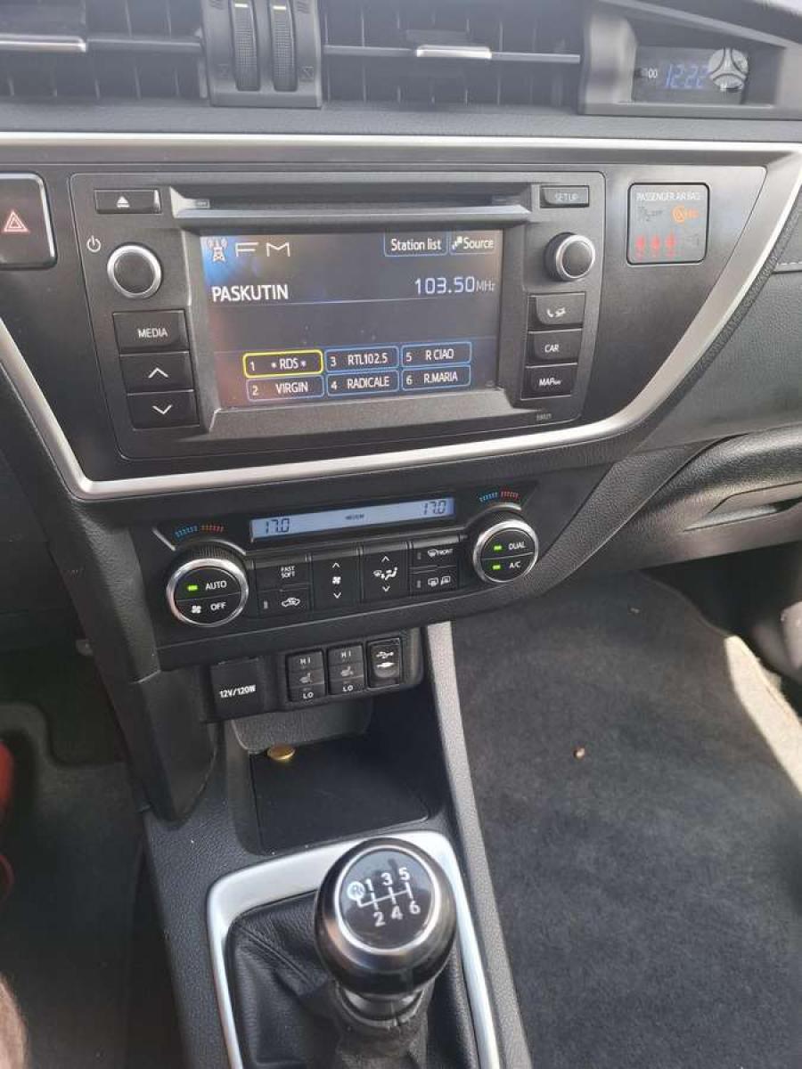 Balts Toyota Auris 2015 Kauņa, ar dzinēja tilpumu 1.36 L un nobraukumu 203 tūkst. km par 5700 €, foto 9 vietnē AUTOMOTO.COM.LV