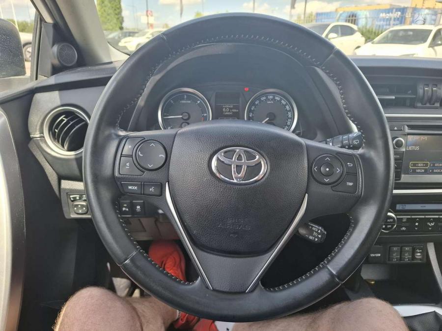 Balts Toyota Auris 2015 Kauņa, ar dzinēja tilpumu 1.36 L un nobraukumu 203 tūkst. km par 5700 €, foto 12 vietnē AUTOMOTO.COM.LV