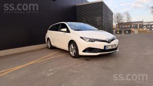 Balts Toyota Auris 2015 Rīga, ar dzinēja tilpumu 1.60 L un nobraukumu 290 tūkst. km par 5000 €, foto 3 vietnē AUTOMOTO.COM.LV