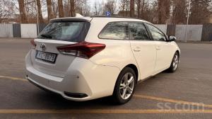 Balts Toyota Auris 2015 Rīga, ar dzinēja tilpumu 1.60 L un nobraukumu 290 tūkst. km par 5000 €, foto 5 vietnē AUTOMOTO.COM.LV
