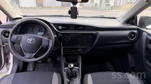 Balts Toyota Auris 2015 Rīga, ar dzinēja tilpumu 1.60 L un nobraukumu 290 tūkst. km par 5000 €, foto 6 vietnē AUTOMOTO.COM.LV