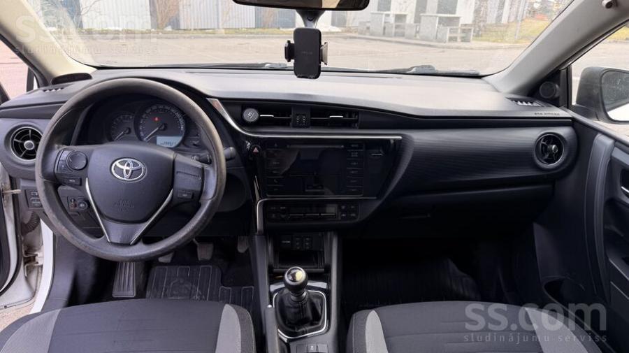 Balts Toyota Auris 2015 Rīga, ar dzinēja tilpumu 1.60 L un nobraukumu 290 tūkst. km par 5000 €, foto 6 vietnē AUTOMOTO.COM.LV