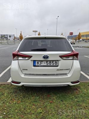 Balts Toyota Auris 2015 Rīga, ar dzinēja tilpumu 1.80 L un nobraukumu 275 tūkst. km par 8100 €, foto 5 vietnē AUTOMOTO.COM.LV