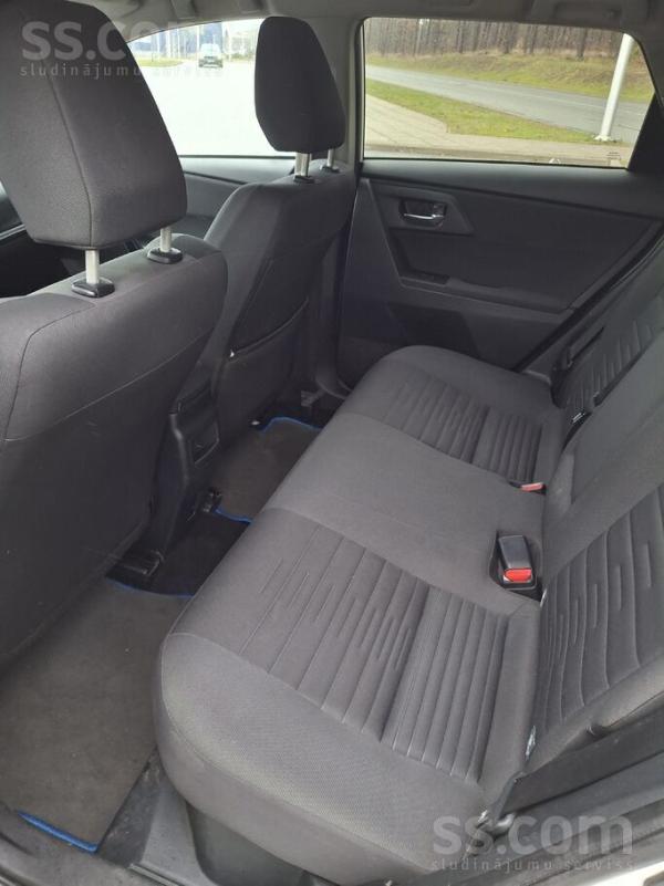 Balts Toyota Auris 2015 Rīga, ar dzinēja tilpumu 1.80 L un nobraukumu 275 tūkst. km par 8100 €, foto 8 vietnē AUTOMOTO.COM.LV