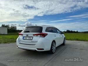 Balts Toyota Auris 2015 Tallina, ar dzinēja tilpumu 1.80 L un nobraukumu 268 tūkst. km par 8990 €, foto 5 vietnē AUTOMOTO.COM.LV