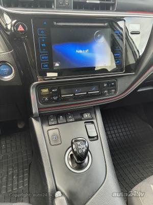 Balts Toyota Auris 2015 Tallina, ar dzinēja tilpumu 1.80 L un nobraukumu 268 tūkst. km par 8990 €, foto 9 vietnē AUTOMOTO.COM.LV