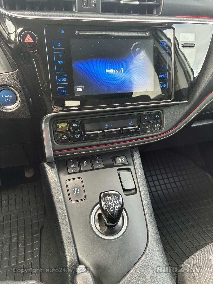 Balts Toyota Auris 2015 Tallina, ar dzinēja tilpumu 1.80 L un nobraukumu 268 tūkst. km par 8990 €, foto 9 vietnē AUTOMOTO.COM.LV