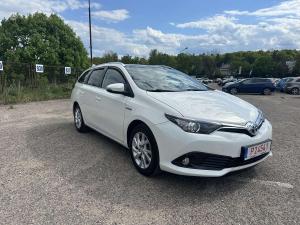 Balts Toyota Auris 2015 Alīta, ar dzinēja tilpumu 1.80 L un nobraukumu 270 tūkst. km par 8600 €, foto 3 vietnē AUTOMOTO.COM.LV