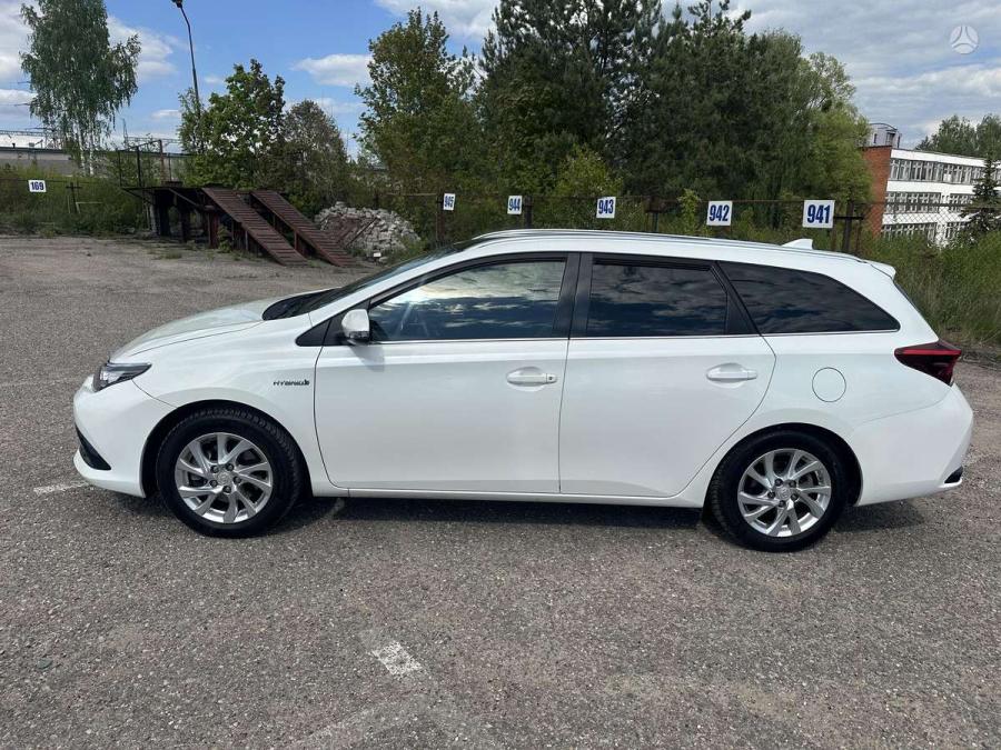 Balts Toyota Auris 2015 Alīta, ar dzinēja tilpumu 1.80 L un nobraukumu 270 tūkst. km par 8600 €, foto 6 vietnē AUTOMOTO.COM.LV