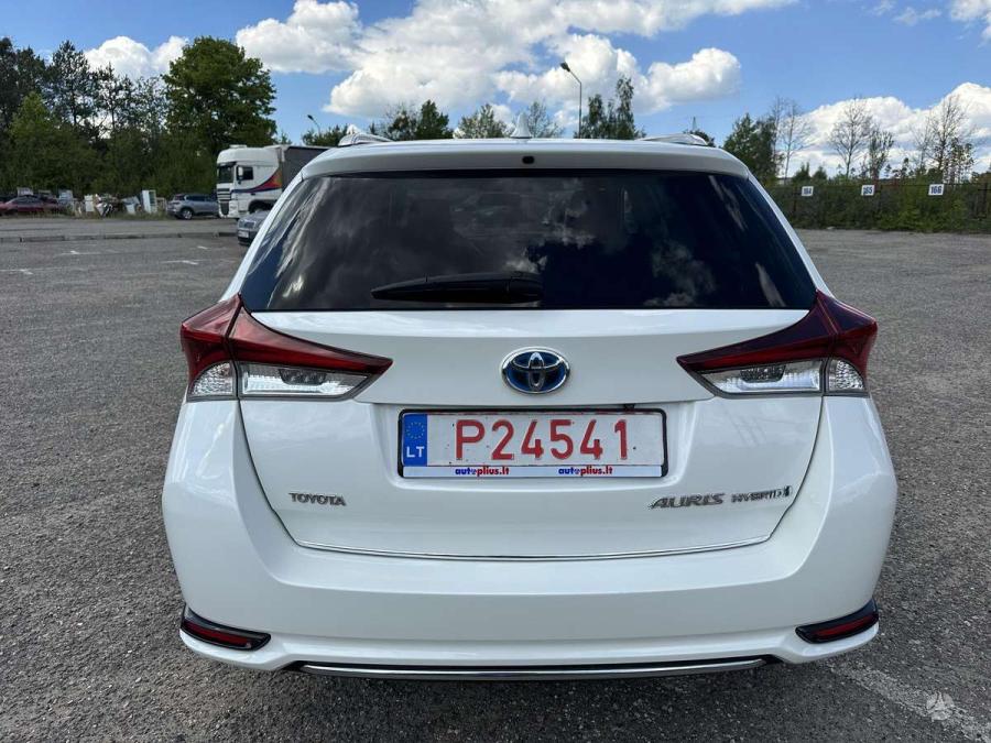 Balts Toyota Auris 2015 Alīta, ar dzinēja tilpumu 1.80 L un nobraukumu 270 tūkst. km par 8600 €, foto 9 vietnē AUTOMOTO.COM.LV