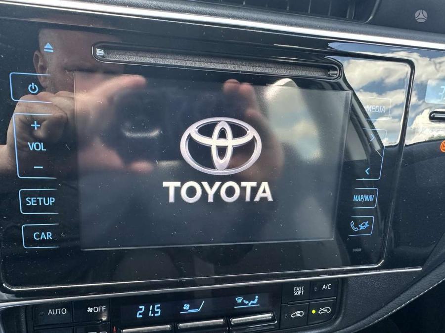 Balts Toyota Auris 2015 Alīta, ar dzinēja tilpumu 1.80 L un nobraukumu 270 tūkst. km par 8600 €, foto 15 vietnē AUTOMOTO.COM.LV