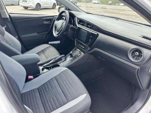 Balts Toyota Auris 2015 Alīta, ar dzinēja tilpumu 1.80 L un nobraukumu 270 tūkst. km par 8600 €, foto 22 vietnē AUTOMOTO.COM.LV