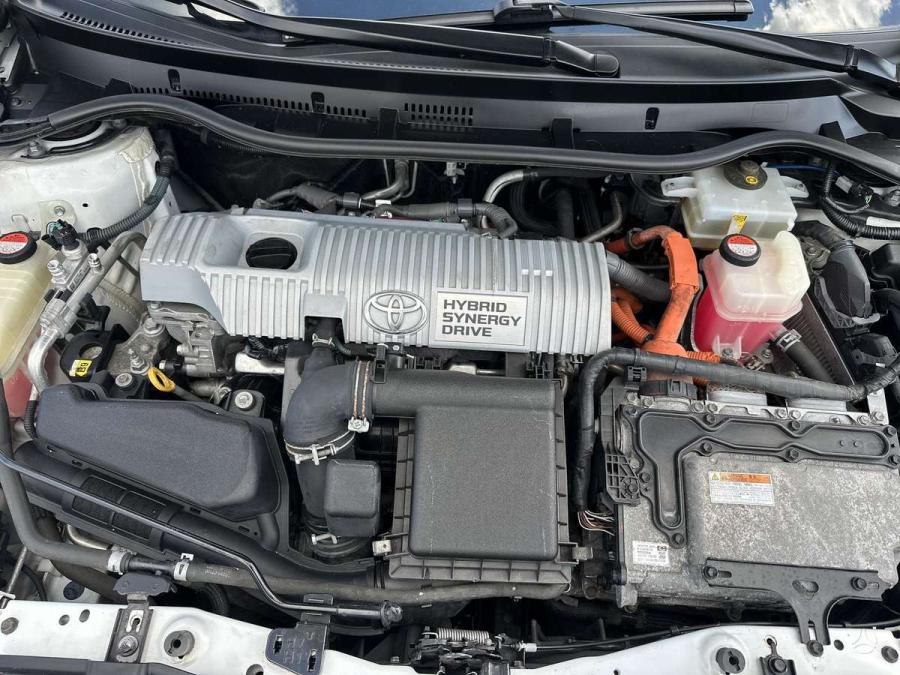 Balts Toyota Auris 2015 Alīta, ar dzinēja tilpumu 1.80 L un nobraukumu 270 tūkst. km par 8600 €, foto 23 vietnē AUTOMOTO.COM.LV