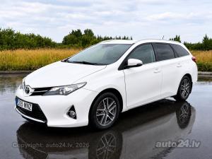 Balts Toyota Auris 2015 Tallina, ar dzinēja tilpumu 2.00 L un nobraukumu 267 tūkst. km par 3990 €, foto 4 vietnē AUTOMOTO.COM.LV