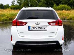 Balts Toyota Auris 2015 Tallina, ar dzinēja tilpumu 2.00 L un nobraukumu 267 tūkst. km par 3990 €, foto 6 vietnē AUTOMOTO.COM.LV