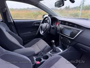 Balts Toyota Auris 2015 Tallina, ar dzinēja tilpumu 2.00 L un nobraukumu 267 tūkst. km par 3990 €, foto 10 vietnē AUTOMOTO.COM.LV