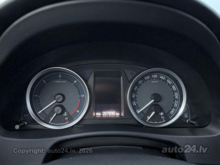 Balts Toyota Auris 2015 Tallina, ar dzinēja tilpumu 2.00 L un nobraukumu 267 tūkst. km par 3990 €, foto 12 vietnē AUTOMOTO.COM.LV