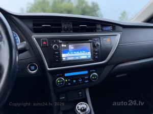 Balts Toyota Auris 2015 Tallina, ar dzinēja tilpumu 2.00 L un nobraukumu 267 tūkst. km par 3990 €, foto 13 vietnē AUTOMOTO.COM.LV