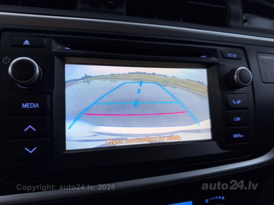Balts Toyota Auris 2015 Tallina, ar dzinēja tilpumu 2.00 L un nobraukumu 267 tūkst. km par 3990 €, foto 14 vietnē AUTOMOTO.COM.LV