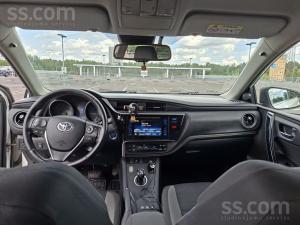 Balts Toyota Auris 2015 Rīga, ar dzinēja tilpumu 1.80 L un nobraukumu 276 tūkst. km par 7100 €, foto 8 vietnē AUTOMOTO.COM.LV