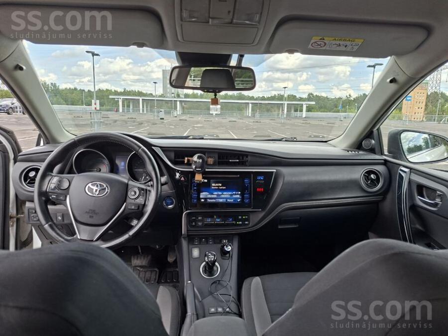 Balts Toyota Auris 2015 Rīga, ar dzinēja tilpumu 1.80 L un nobraukumu 276 tūkst. km par 7100 €, foto 8 vietnē AUTOMOTO.COM.LV