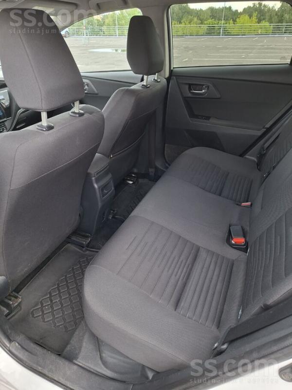 Balts Toyota Auris 2015 Rīga, ar dzinēja tilpumu 1.80 L un nobraukumu 276 tūkst. km par 7100 €, foto 8 vietnē AUTOMOTO.COM.LV