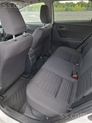 Balts Toyota Auris 2015 Rīga, ar dzinēja tilpumu 1.80 L un nobraukumu 276 tūkst. km par 7100 €, foto 9 vietnē AUTOMOTO.COM.LV