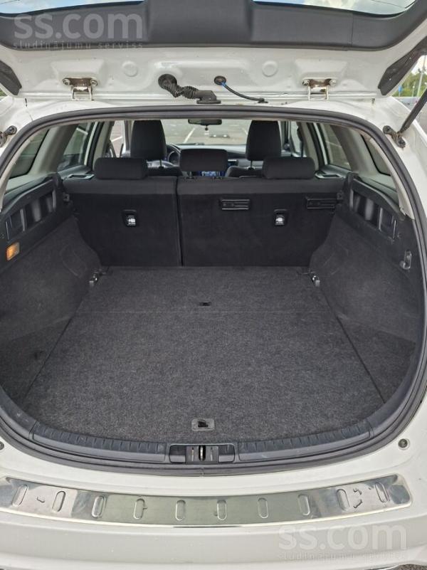 Balts Toyota Auris 2015 Rīga, ar dzinēja tilpumu 1.80 L un nobraukumu 276 tūkst. km par 7100 €, foto 9 vietnē AUTOMOTO.COM.LV