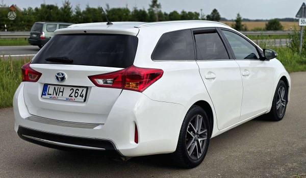 Balts Toyota Auris 2015 Šauļi, ar dzinēja tilpumu 1.80 L un nobraukumu 280 tūkst. km par 6450 €, foto 9 vietnē AUTOMOTO.COM.LV
