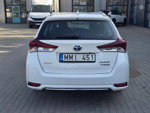 Balts Toyota Auris 2015 Viļņa, ar dzinēja tilpumu 1.80 L un nobraukumu 488 tūkst. km par 6900 €, foto 5 vietnē AUTOMOTO.COM.LV