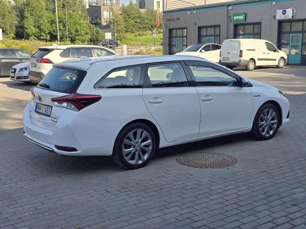 Balts Toyota Auris 2015 Viļņa, ar dzinēja tilpumu 1.80 L un nobraukumu 488 tūkst. km par 6900 €, foto 6 vietnē AUTOMOTO.COM.LV