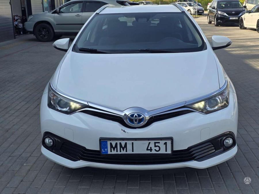 Balts Toyota Auris 2015 Viļņa, ar dzinēja tilpumu 1.80 L un nobraukumu 488 tūkst. km par 6900 €, foto 8 vietnē AUTOMOTO.COM.LV