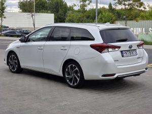 White Toyota Auris 2015 in Vilnius, with an engine capacity of 1.80 L and mileage of 219 thousand km for 10800 €, photo 4 on AUTOMOTO.COM.LV