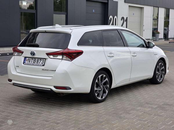 Balts Toyota Auris 2015 Viļņa, ar dzinēja tilpumu 1.80 L un nobraukumu 219 tūkst. km par 10800 €, foto 6 vietnē AUTOMOTO.COM.LV