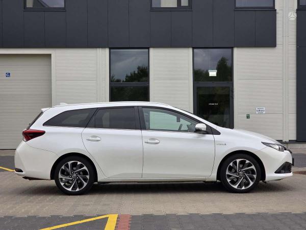 Balts Toyota Auris 2015 Viļņa, ar dzinēja tilpumu 1.80 L un nobraukumu 219 tūkst. km par 10800 €, foto 7 vietnē AUTOMOTO.COM.LV