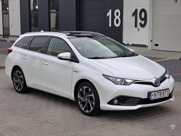 Balts Toyota Auris 2015 Viļņa, ar dzinēja tilpumu 1.80 L un nobraukumu 219 tūkst. km par 10800 €, foto 8 vietnē AUTOMOTO.COM.LV