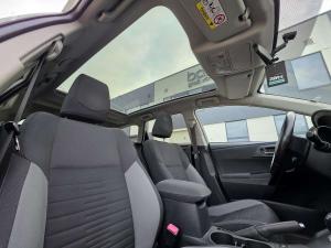 White Toyota Auris 2015 in Vilnius, with an engine capacity of 1.80 L and mileage of 219 thousand km for 10800 €, photo 13 on AUTOMOTO.COM.LV