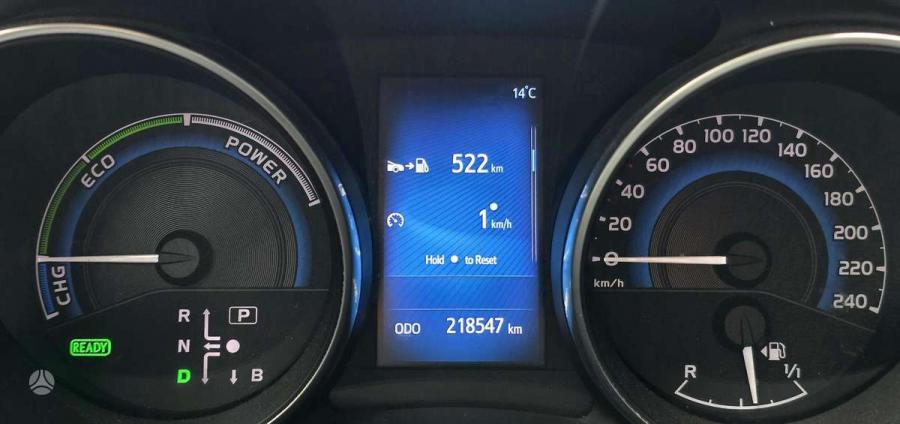 White Toyota Auris 2015 in Vilnius, with an engine capacity of 1.80 L and mileage of 219 thousand km for 10800 €, photo 17 on AUTOMOTO.COM.LV