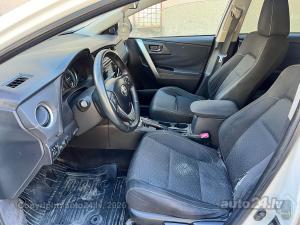 Balts Toyota Auris 2015 Tallina, ar dzinēja tilpumu 1.80 L un nobraukumu 415 tūkst. km par 5999 €, foto 3 vietnē AUTOMOTO.COM.LV