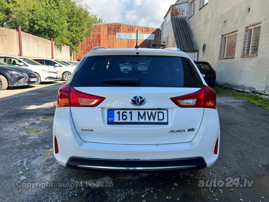 Balts Toyota Auris 2015 Tallina, ar dzinēja tilpumu 1.80 L un nobraukumu 415 tūkst. km par 5999 €, foto 8 vietnē AUTOMOTO.COM.LV