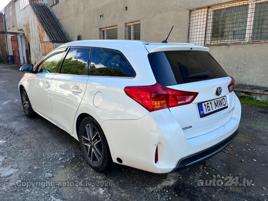Balts Toyota Auris 2015 Tallina, ar dzinēja tilpumu 1.80 L un nobraukumu 415 tūkst. km par 5999 €, foto 9 vietnē AUTOMOTO.COM.LV