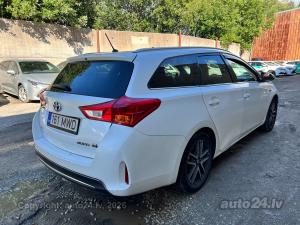 Balts Toyota Auris 2015 Tallina, ar dzinēja tilpumu 1.80 L un nobraukumu 415 tūkst. km par 5999 €, foto 10 vietnē AUTOMOTO.COM.LV