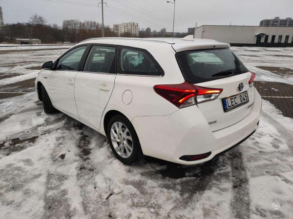 Balts Toyota Auris 2016 Viļņa, ar dzinēja tilpumu 1.80 L un nobraukumu 178 tūkst. km par 8650 €, foto 7 vietnē AUTOMOTO.COM.LV