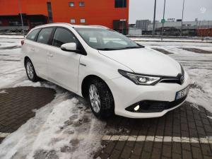 Balts Toyota Auris 2016 Viļņa, ar dzinēja tilpumu 1.80 L un nobraukumu 178 tūkst. km par 8650 €, foto 3 vietnē AUTOMOTO.COM.LV