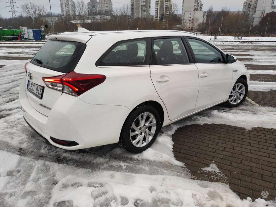 Balts Toyota Auris 2016 Viļņa, ar dzinēja tilpumu 1.80 L un nobraukumu 178 tūkst. km par 8650 €, foto 5 vietnē AUTOMOTO.COM.LV