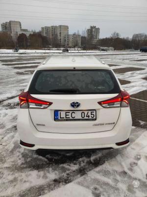 Balts Toyota Auris 2016 Viļņa, ar dzinēja tilpumu 1.80 L un nobraukumu 178 tūkst. km par 8650 €, foto 6 vietnē AUTOMOTO.COM.LV