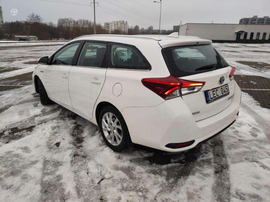 Balts Toyota Auris 2016 Viļņa, ar dzinēja tilpumu 1.80 L un nobraukumu 178 tūkst. km par 8650 €, foto 7 vietnē AUTOMOTO.COM.LV