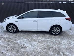 White Toyota Auris 2016 in Kaunas, with an engine capacity of 1.80 L and mileage of 287 thousand km for 4600 €, photo 5 on AUTOMOTO.COM.LV