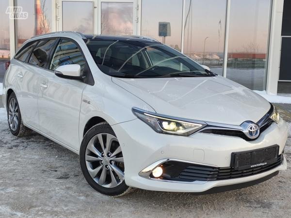 Balts Toyota Auris 2016 Viļņa, ar dzinēja tilpumu 1.80 L un nobraukumu 173 tūkst. km par 11750 €, foto 2 vietnē AUTOMOTO.COM.LV